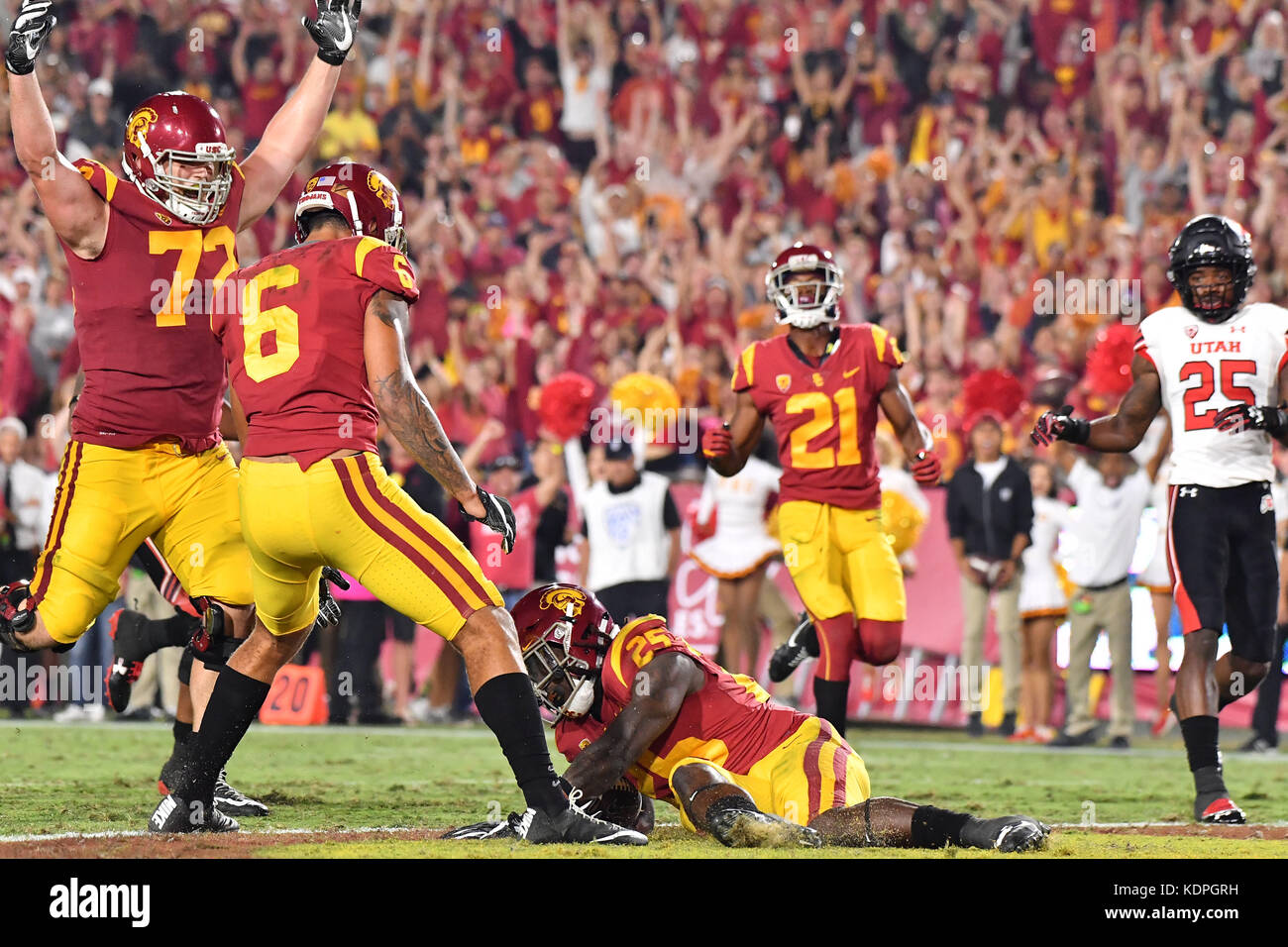 Los Angeles, CA, USA. 14th Oct, 2017. USC Trojans running back Ronald ...