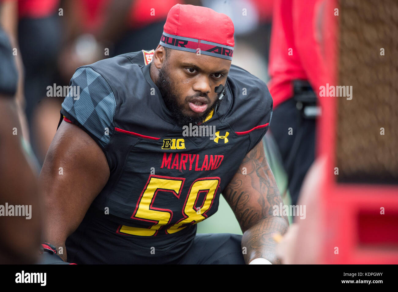 College Park, Maryland, USA. 14th Oct, 2017. Tackle DAMIAN PRINCE (58 ...
