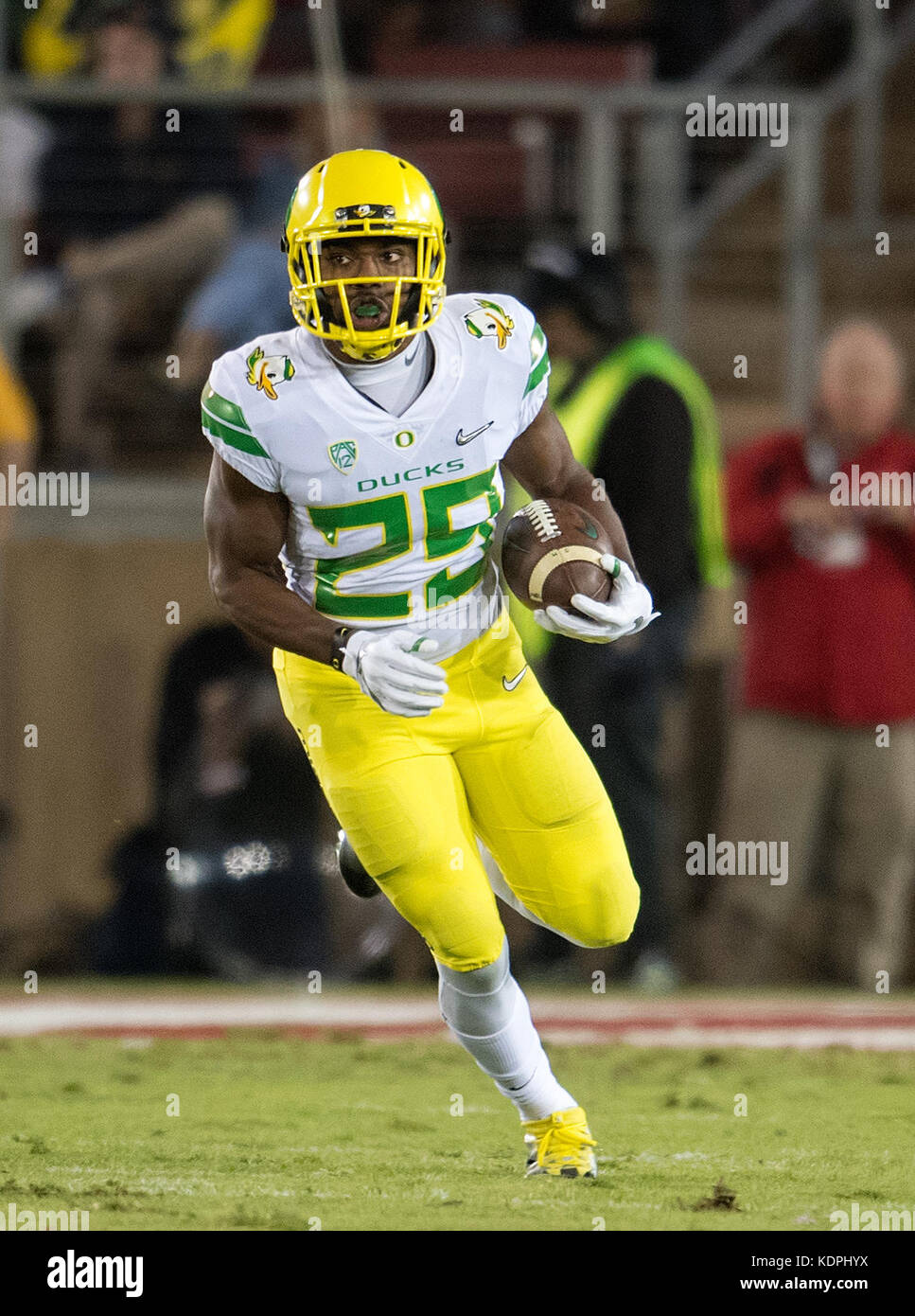 Stanford, California, USA. 14th Oct, 2017. Oregon Ducks running back CJ ...