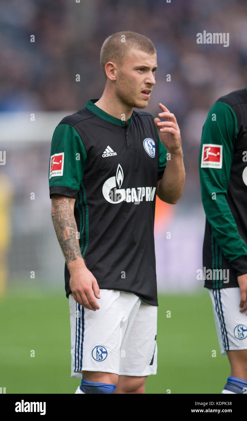 Berlin, Germany. 14th Oct, 2017. Schalke's Max Meyer stands on the ...