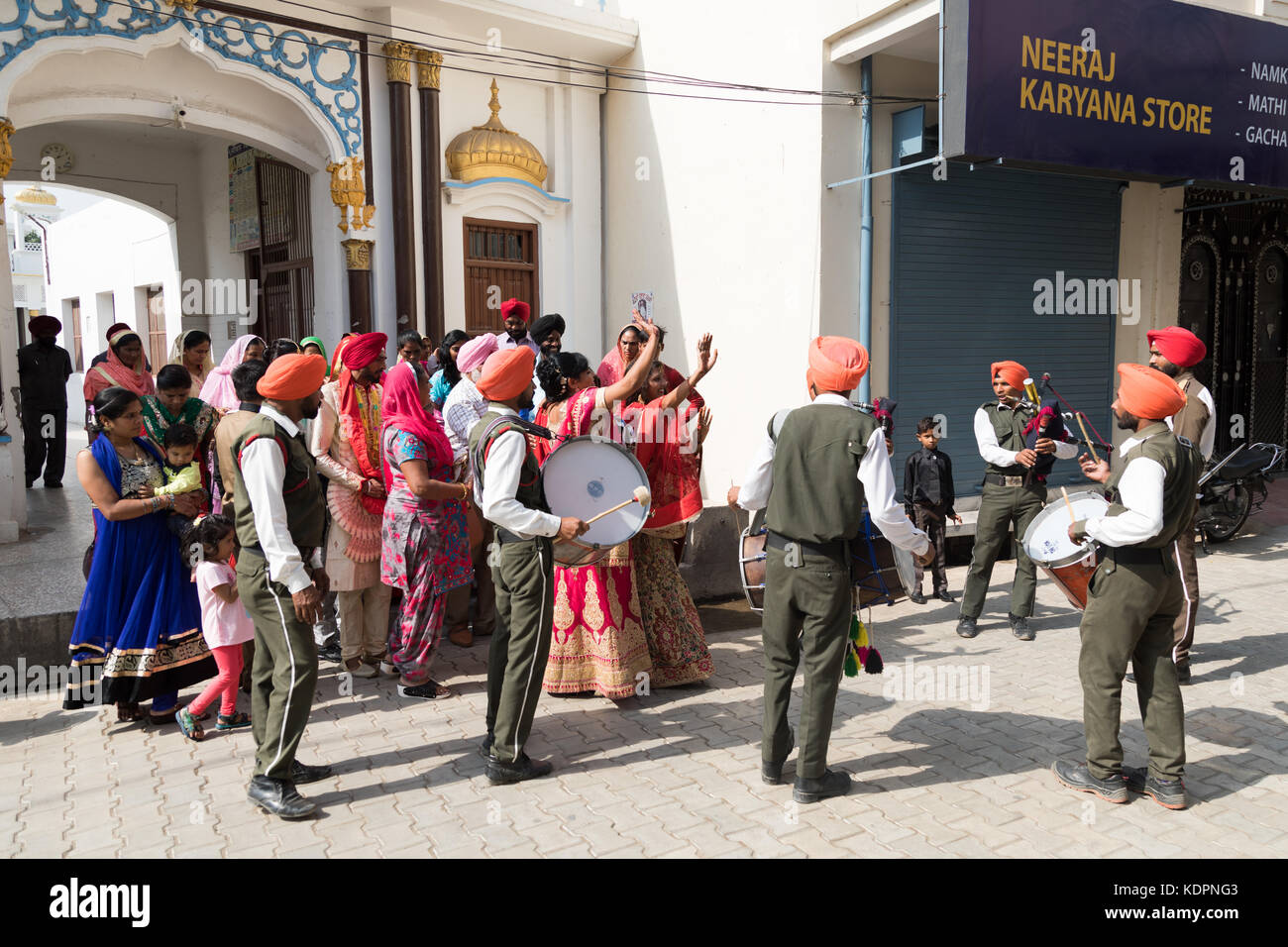 Shankar, Panjab, India. 15 October 2017. Sikh wedding celebrations in ...