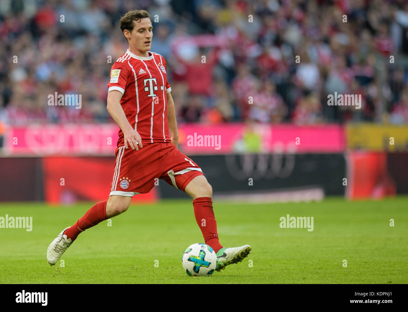 Munich, Germany. 14th Oct, 2017. Bayern's Sebastian Rudy in action ...