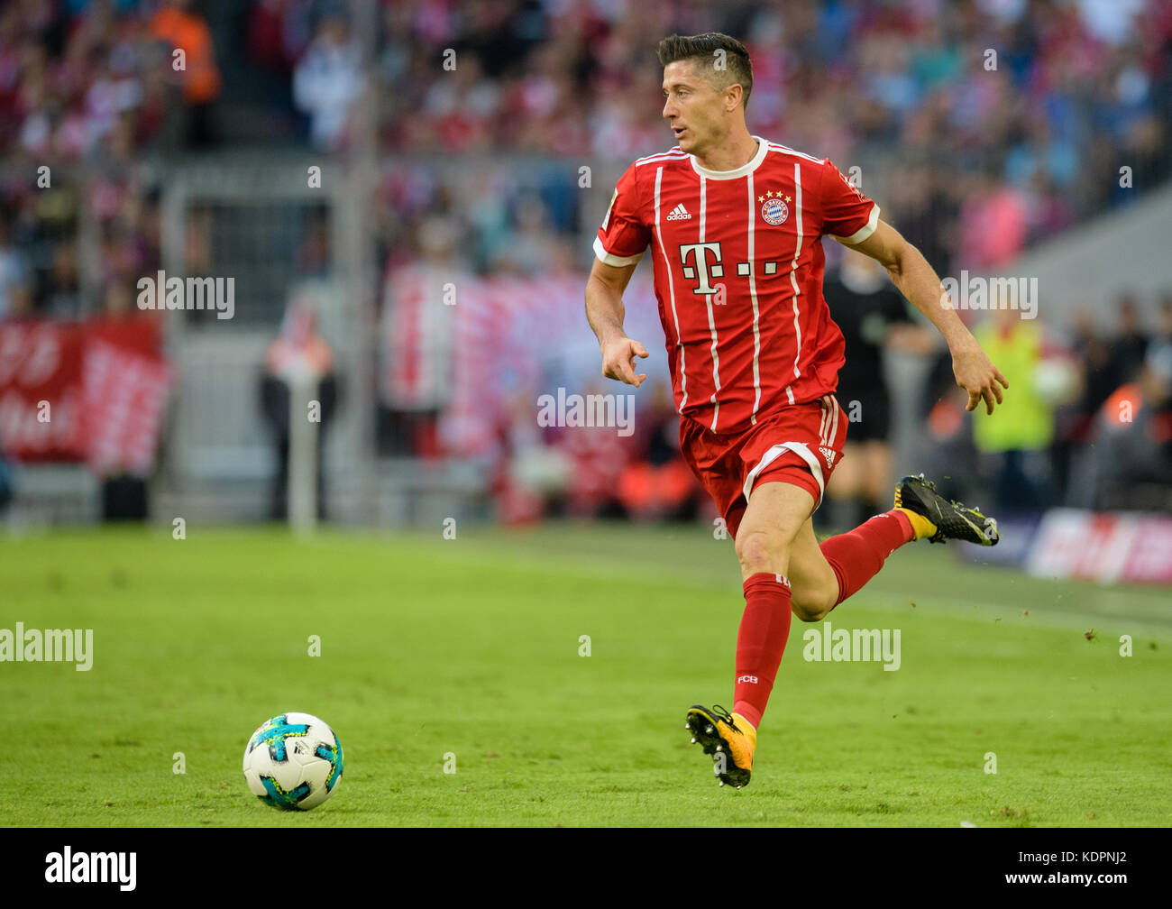 Munich, Germany. 14th Oct, 2017. Bayern's Robert Lewandowski in action ...