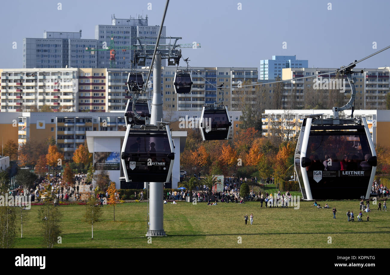Berlin, Germany. 15th Oct, 2017. The cable cars of the cable railway ...