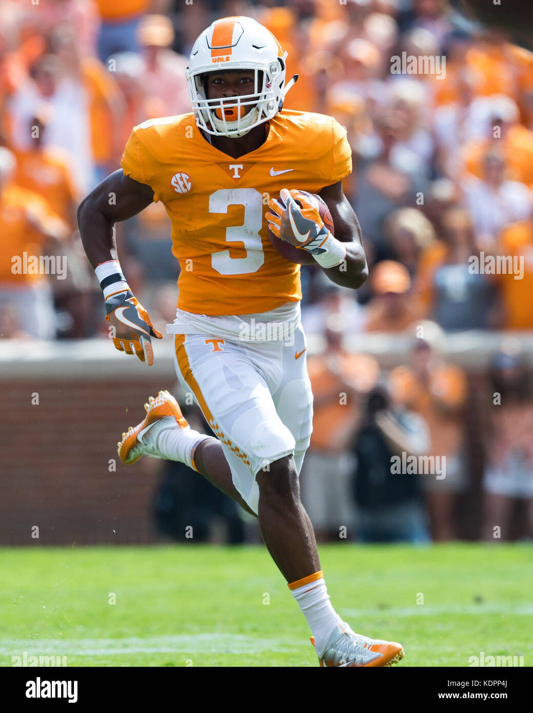 October 14, 2017: Ty Chandler #3 of the Tennessee Volunteers runs the ...