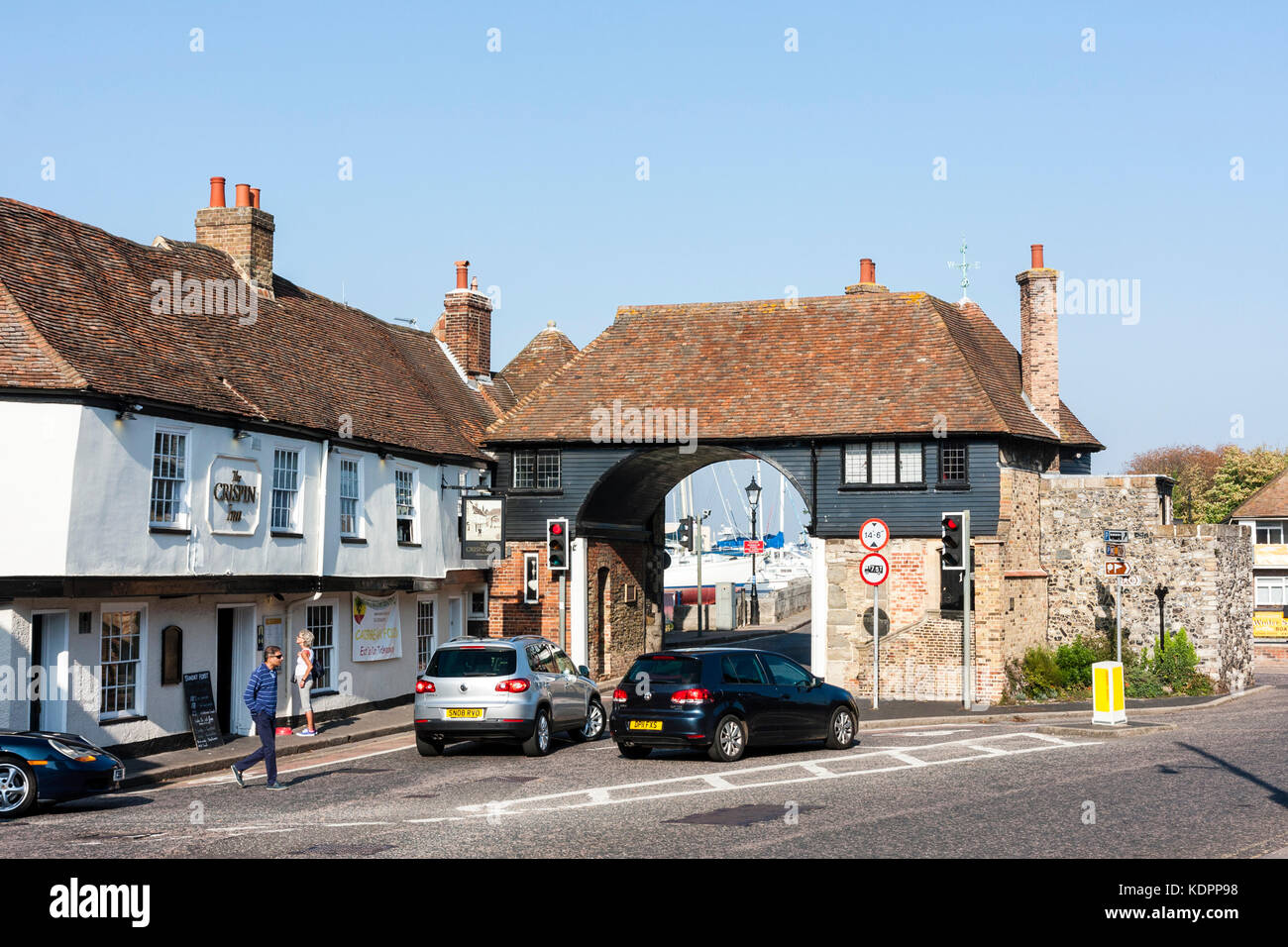 England, Sandwich. The Crispin Inn and the Medieval gateway to town ...