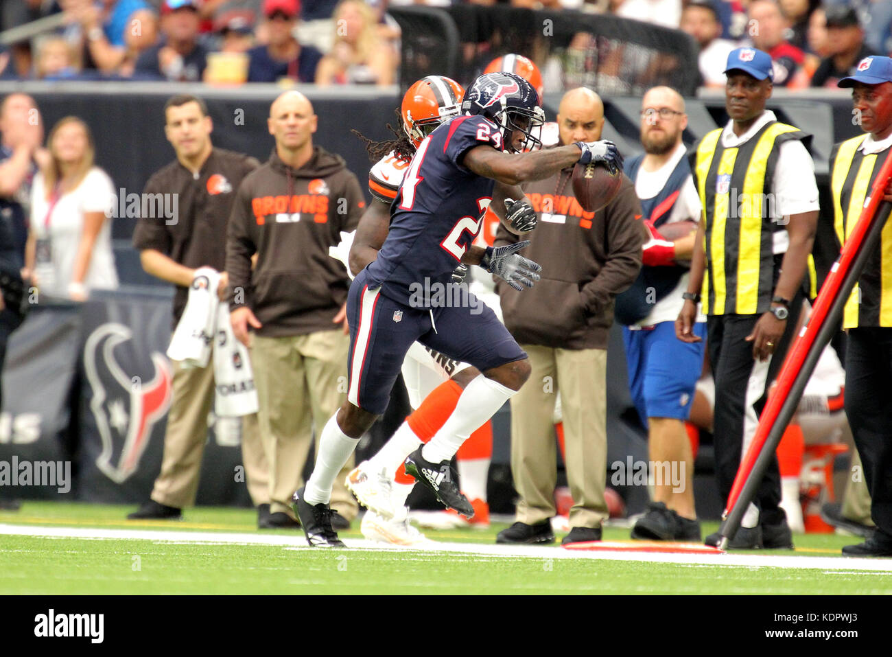 Houston, Texas, USA. 15th Oct, 2017. Houston Texans cornerback ...