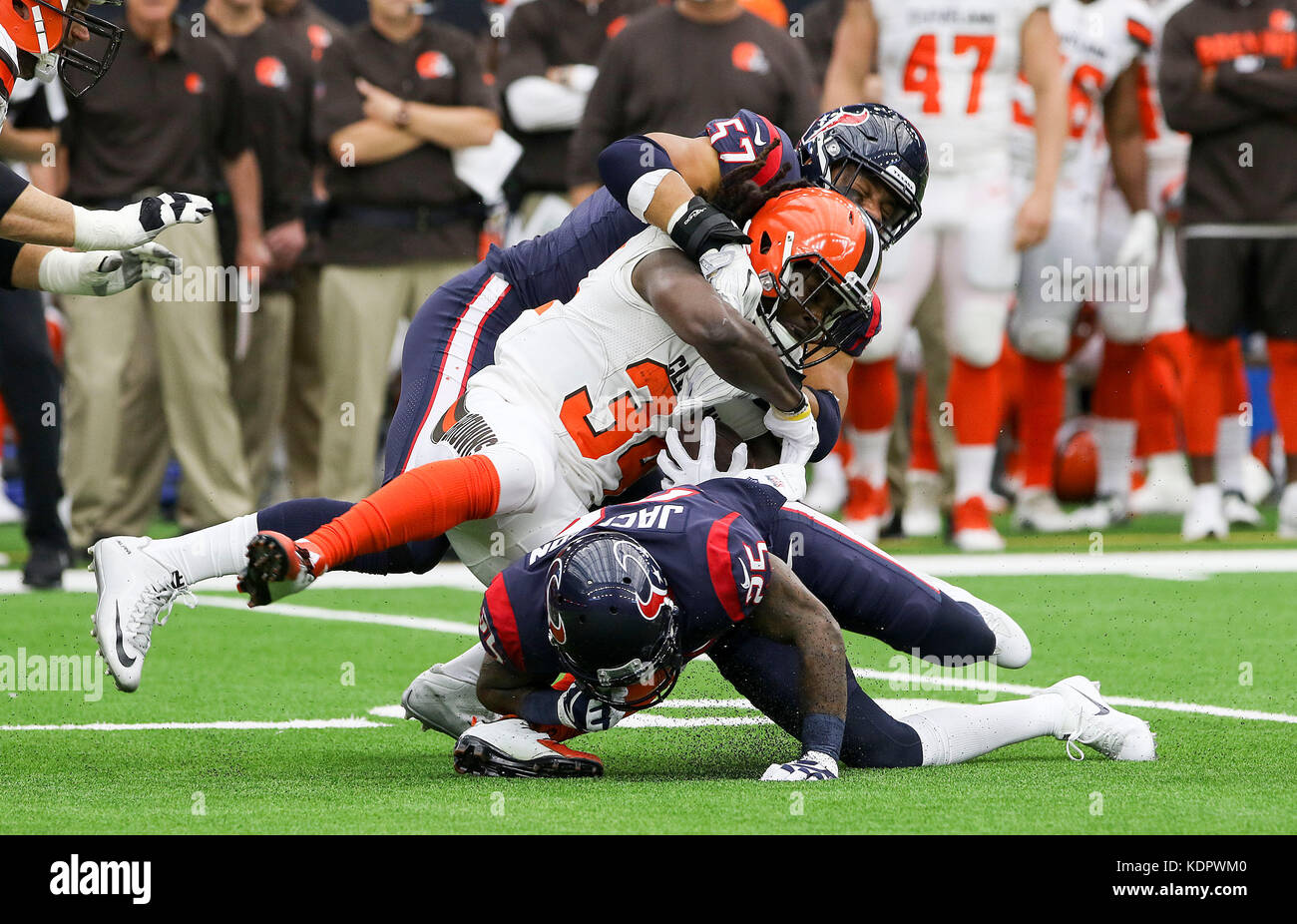 Houston, TX, USA. 15th Oct, 2017. Cleveland Browns running back Isaiah ...