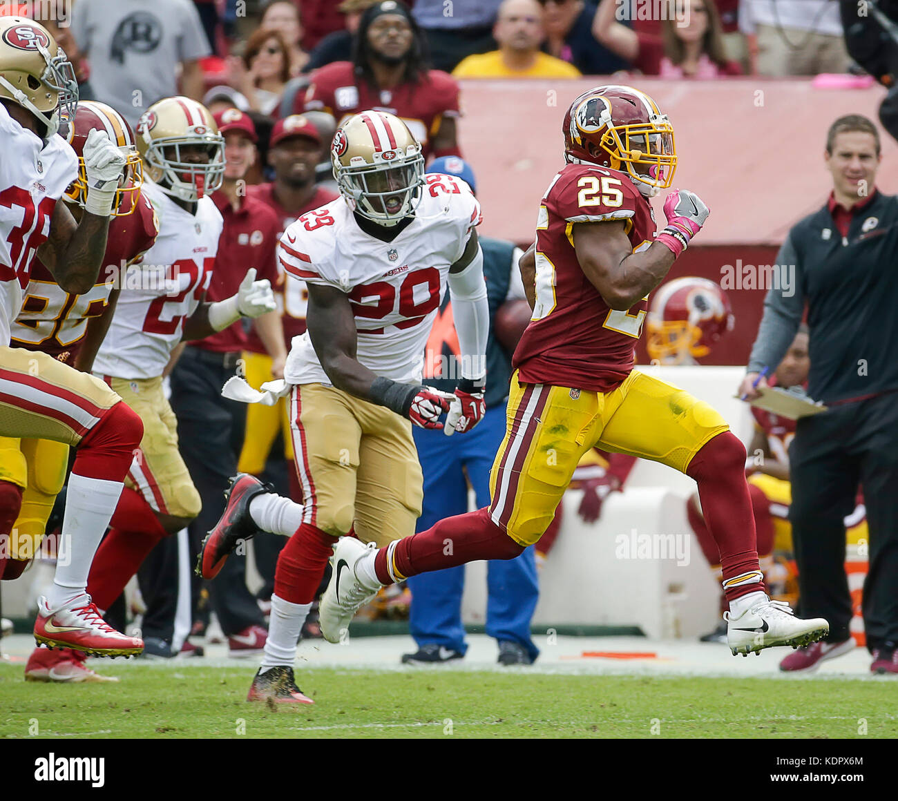 Landover, MD, USA. 15th Oct, 2017. Washington Redskins RB #25 Chris ...