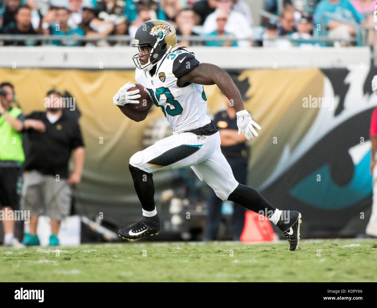 Jacksonville, FL, USA. 15th Oct, 2017. Jacksonville Jaguars running ...