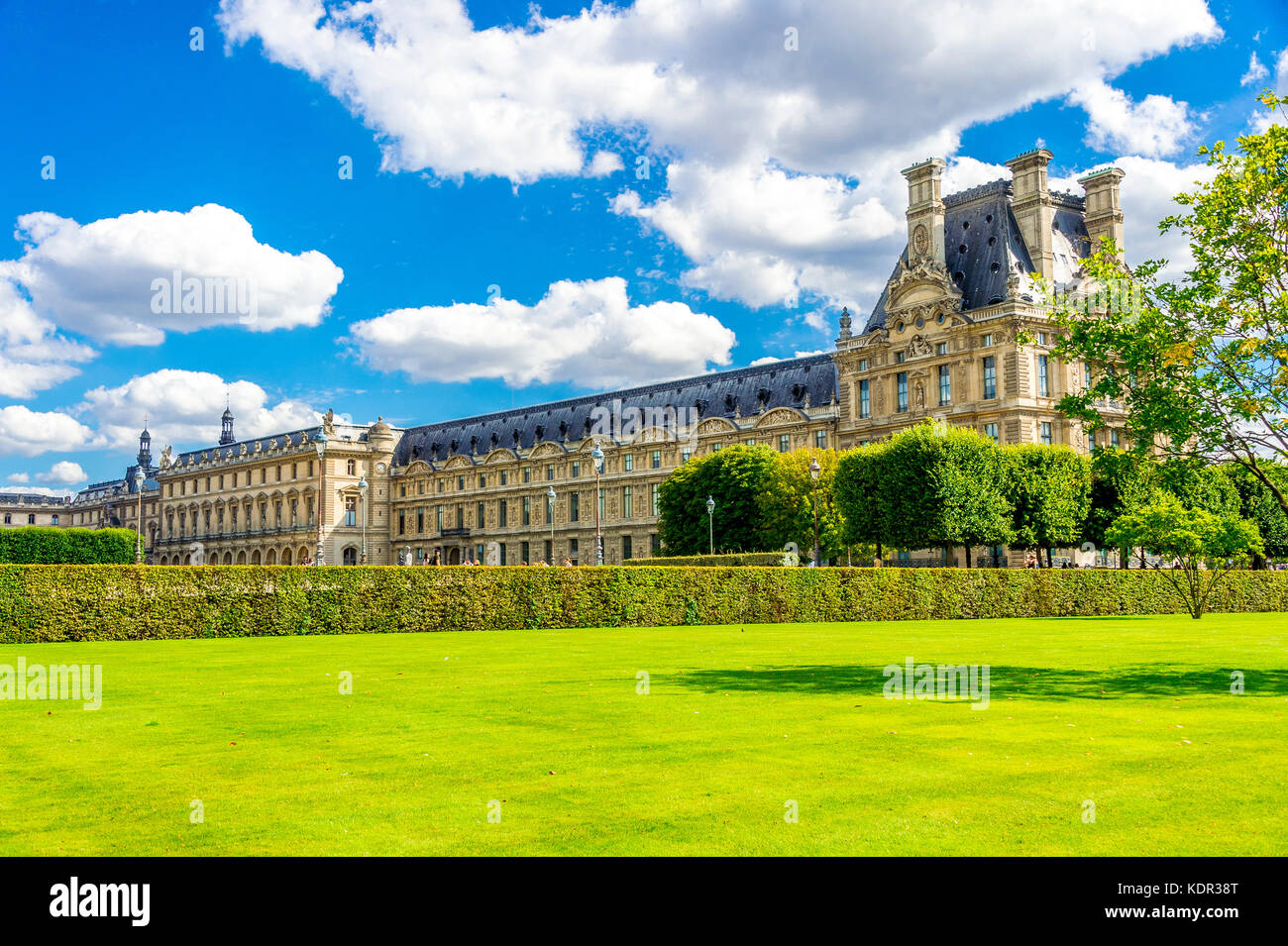 the Jardin Tuileries (Tuileries Garden), and the beautiful architecture ...