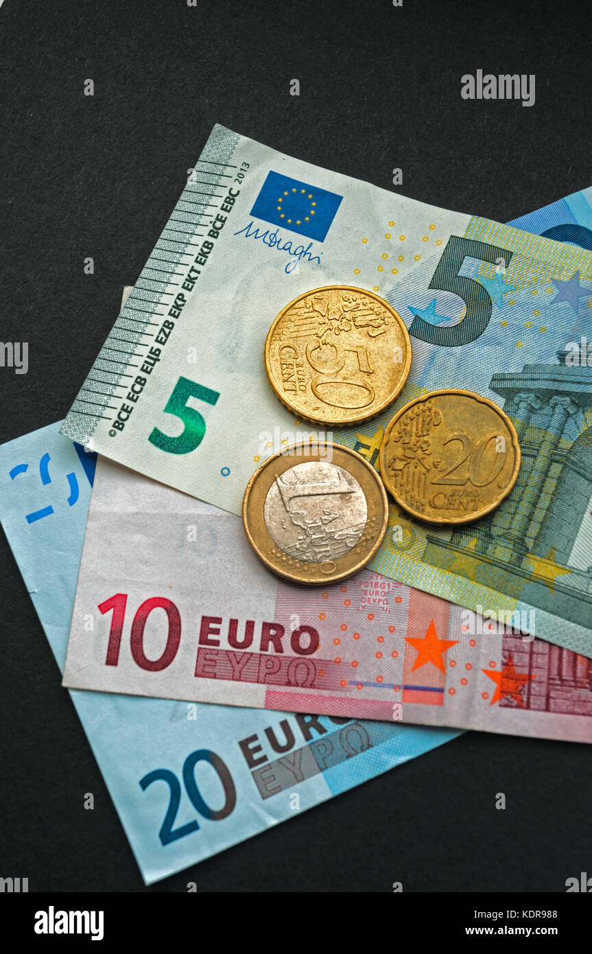 20 euro banknote 5 euro banknote hi-res stock photography and images ...