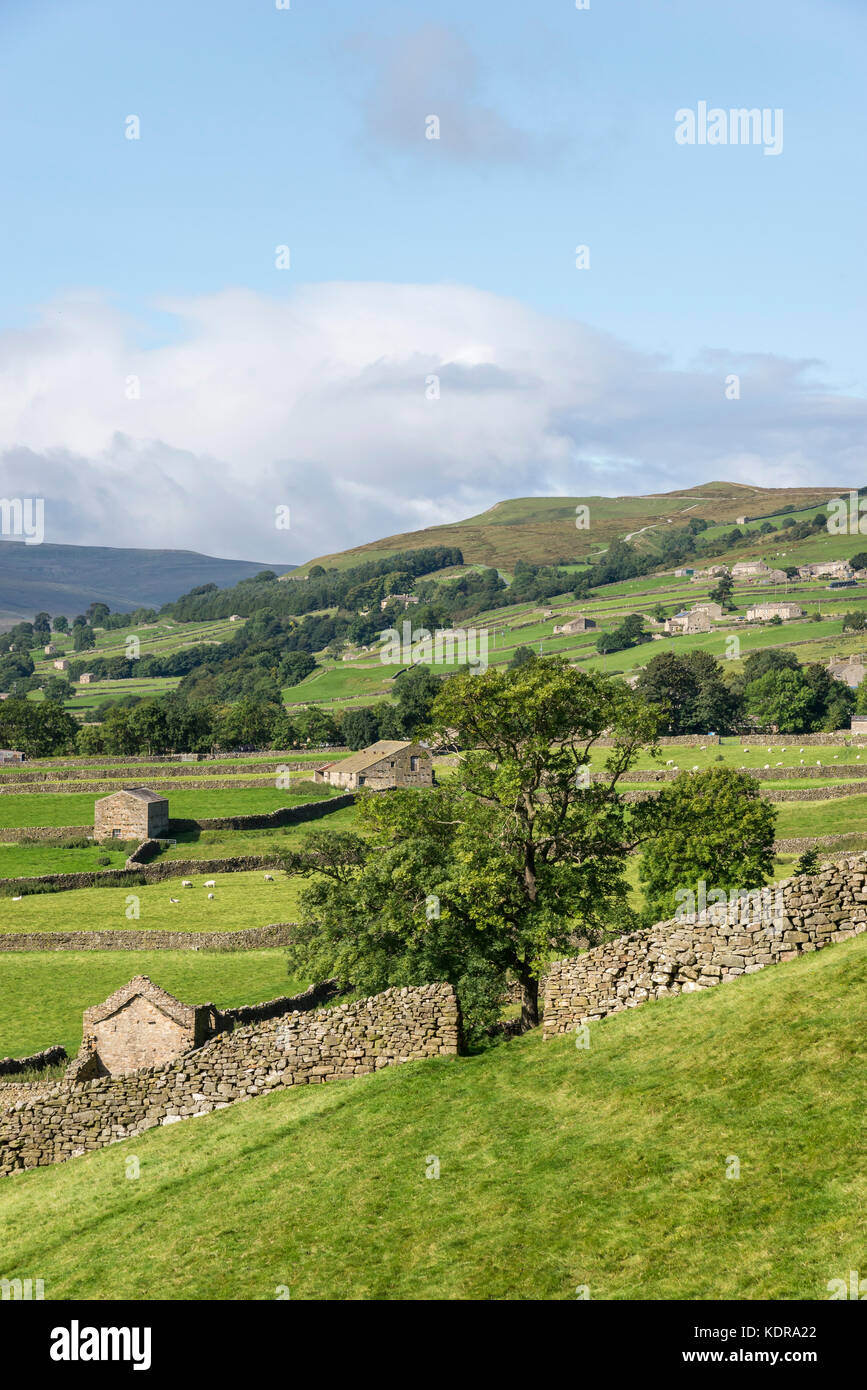 English barns hi-res stock photography and images - Alamy