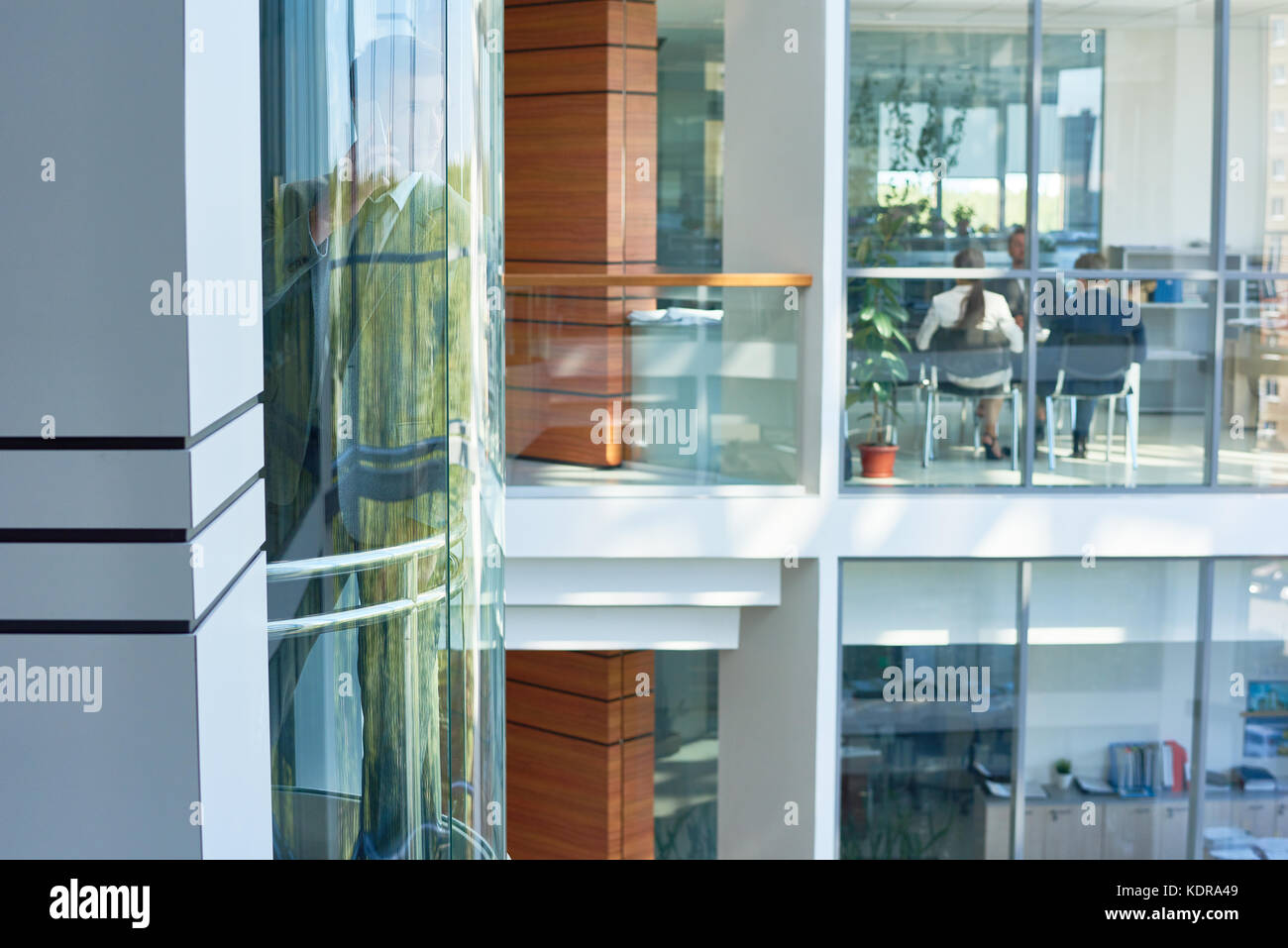 Open plan office interior hi-res stock photography and images - Alamy