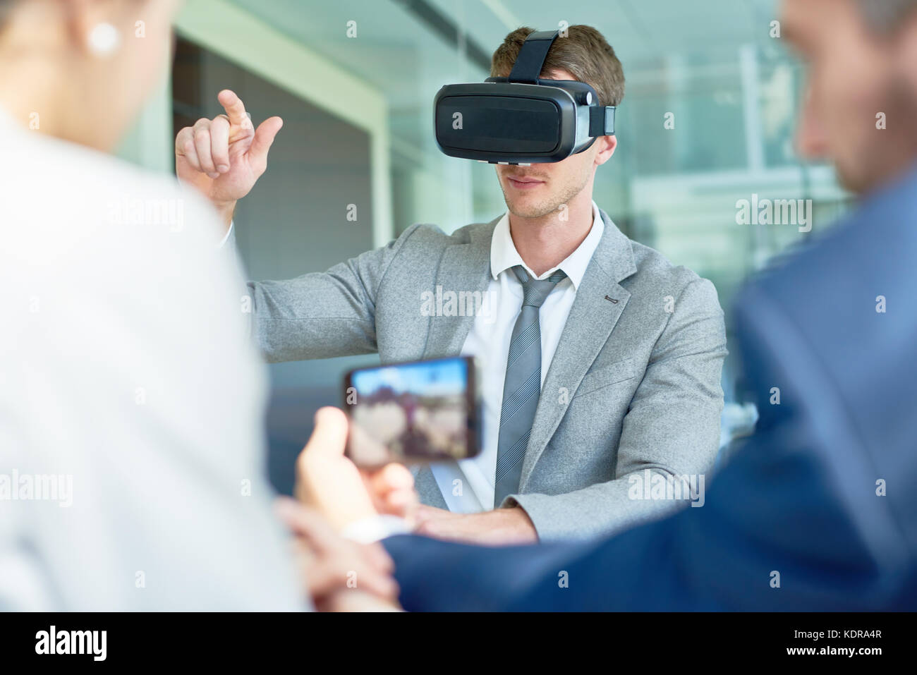 Men using virtual reality headset hi-res stock photography and images ...