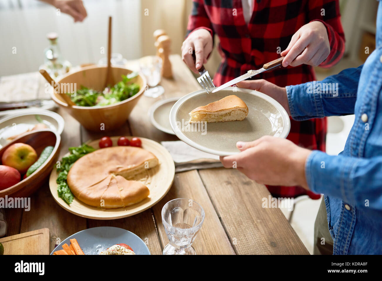 Man eating pie hi-res stock photography and images - Alamy