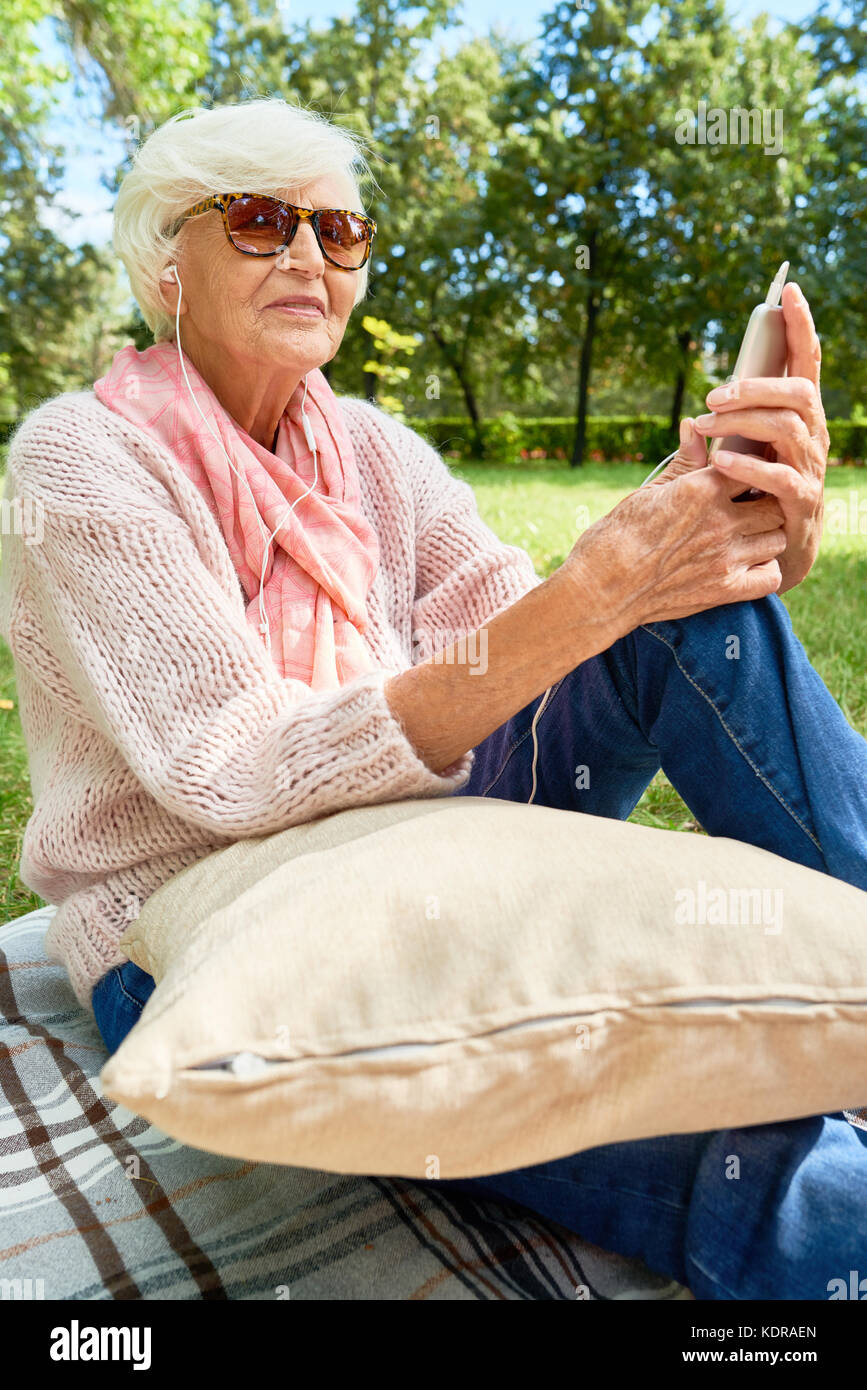 Device connectivity hi-res stock photography and images - Alamy