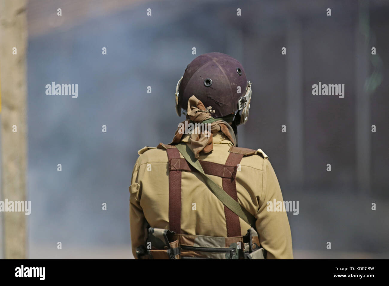 India. 15th Oct, 2017. Protesters clash with forces in Habba Kadal ...
