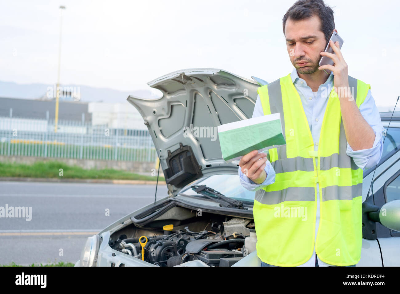 Mobile car mechanic services hi-res stock photography and images - Alamy