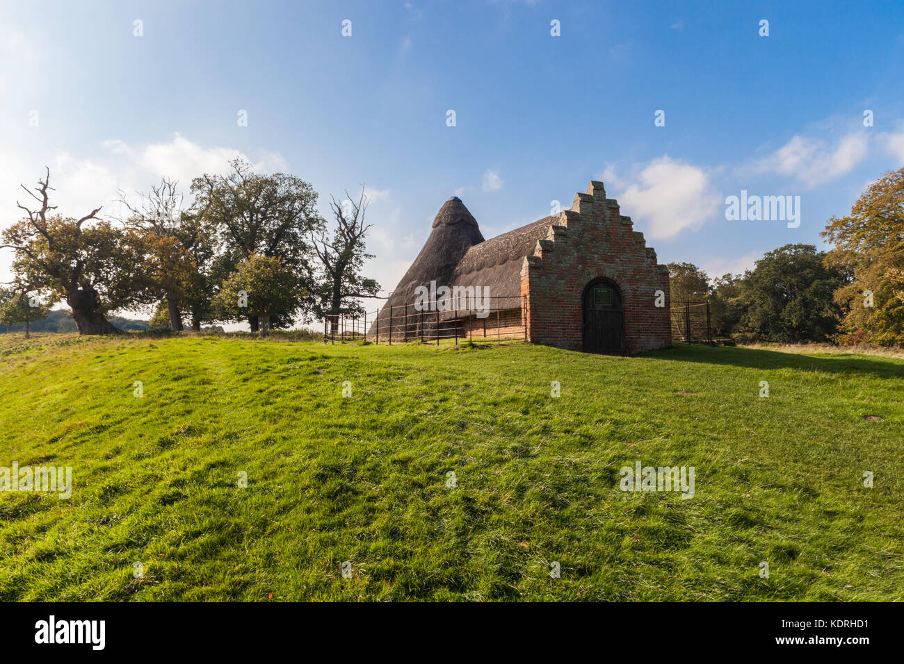 Ice house 18th century hi-res stock photography and images - Alamy