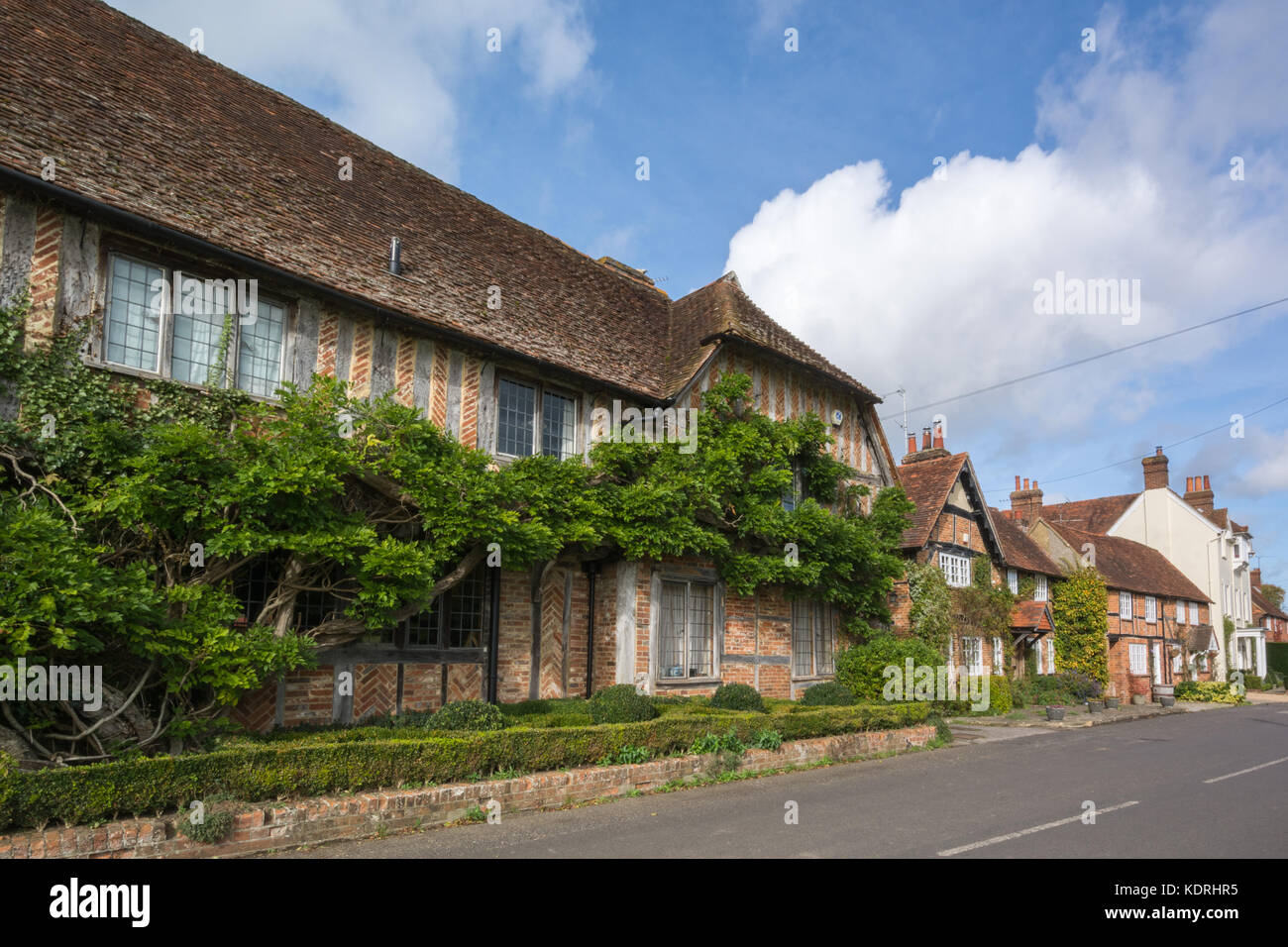 The malt house in Greywell village, Hampshire, UK Stock Photo - Alamy