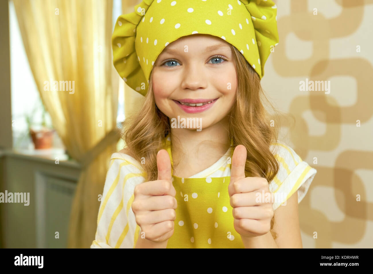 Show class thumb hi-res stock photography and images - Alamy