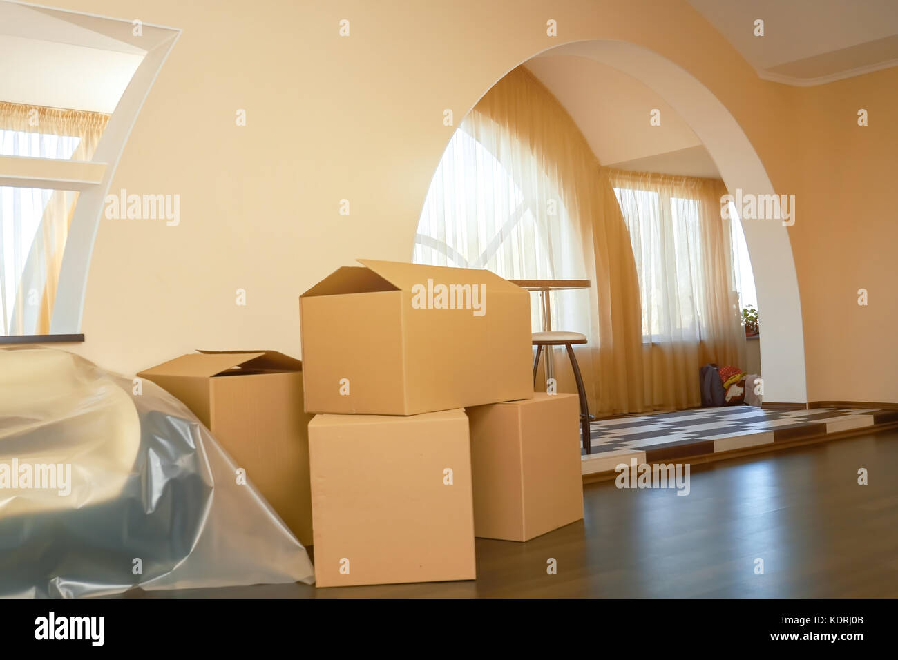 Cardboard box architecture hi-res stock photography and images - Alamy