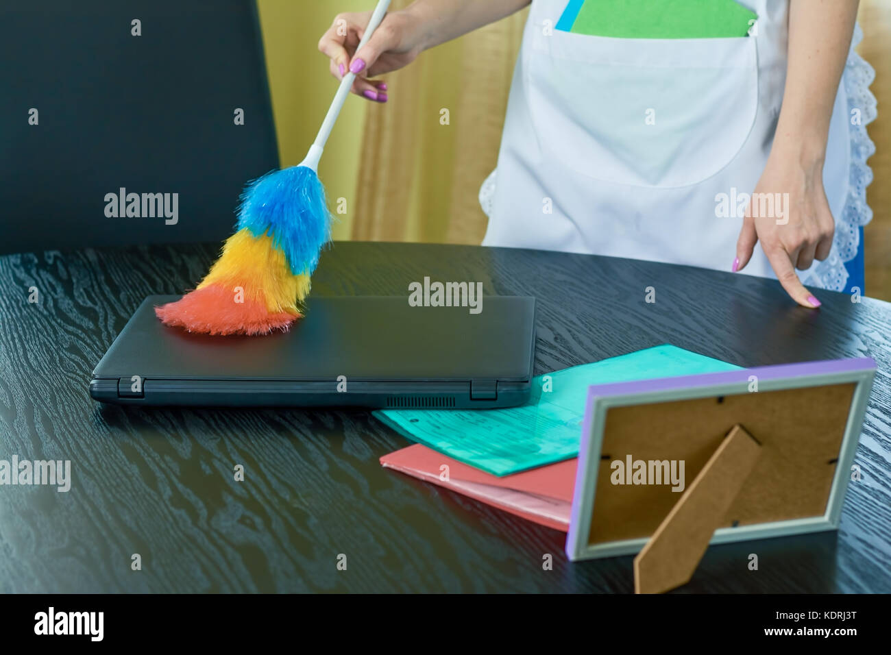 Dusting Furniture Stock Photos & Dusting Furniture Stock Images - Alamy