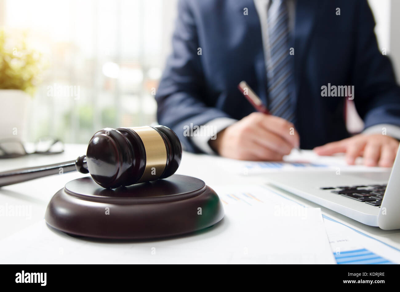 Courtroom interior gavel hi-res stock photography and images - Alamy