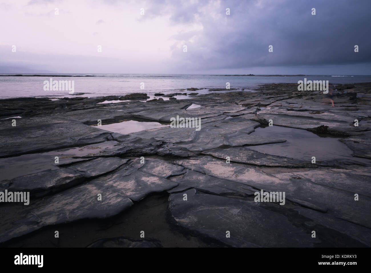 Rocky oceans edge hi-res stock photography and images - Alamy
