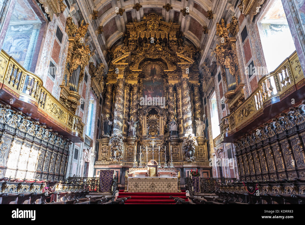 Inside catholic church chancel hi-res stock photography and images - Alamy