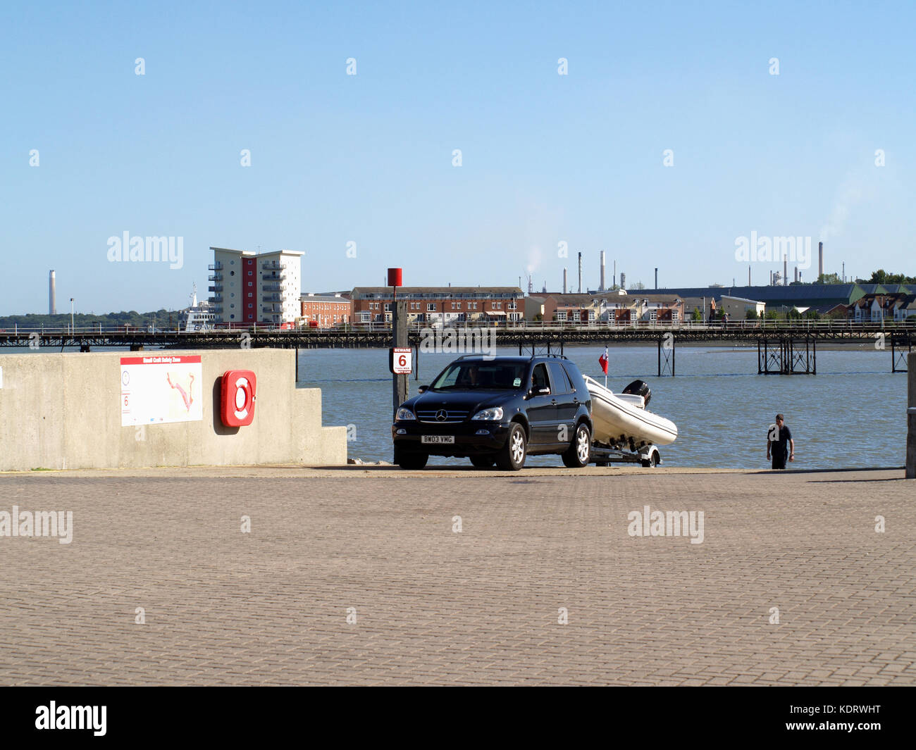 Launching pontoons hi-res stock photography and images - Alamy