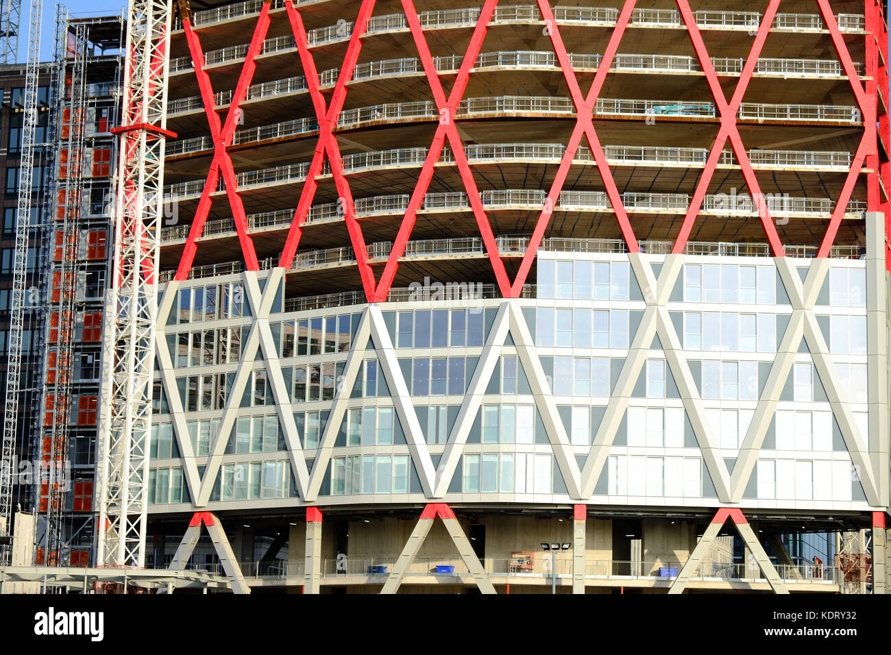 Steel diagrid structure hi-res stock photography and images - Alamy