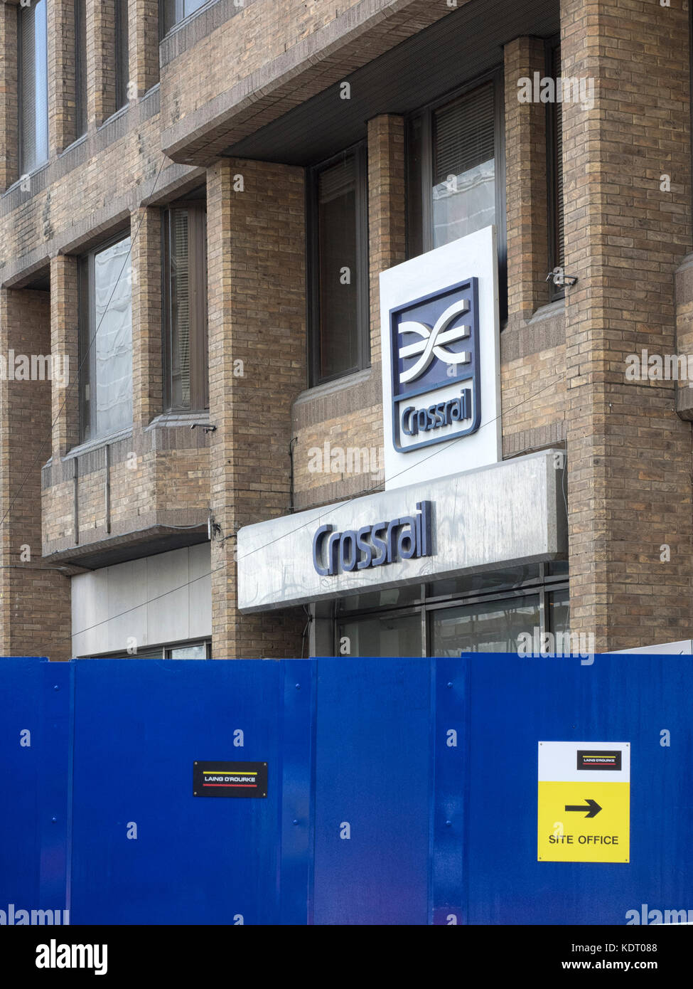 Crossrail sign hi-res stock photography and images - Alamy