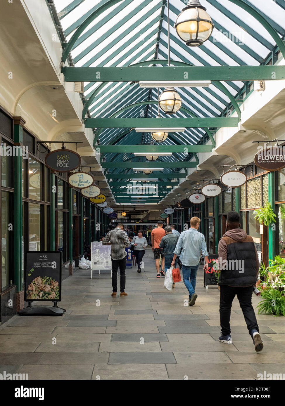 Liverpool street arcade hi-res stock photography and images - Alamy
