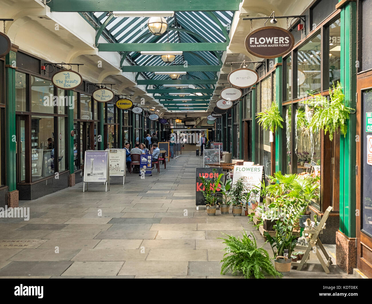 Liverpool street arcade hi-res stock photography and images - Alamy
