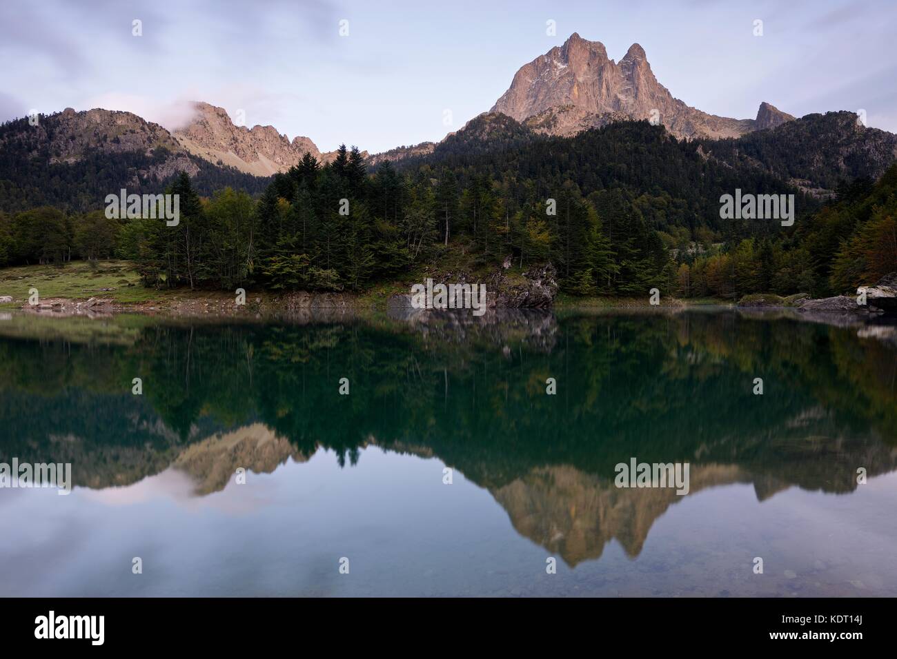 Lac de Bious-Artigues Stock Photo - Alamy