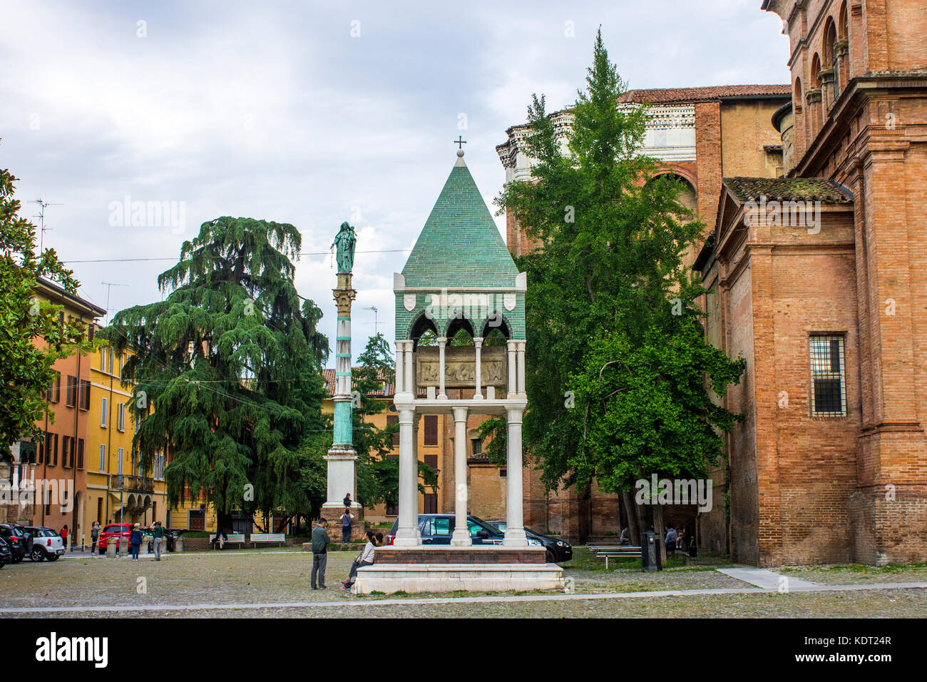 The Basilica di San Domenico, one of the major churches in Bologna ...