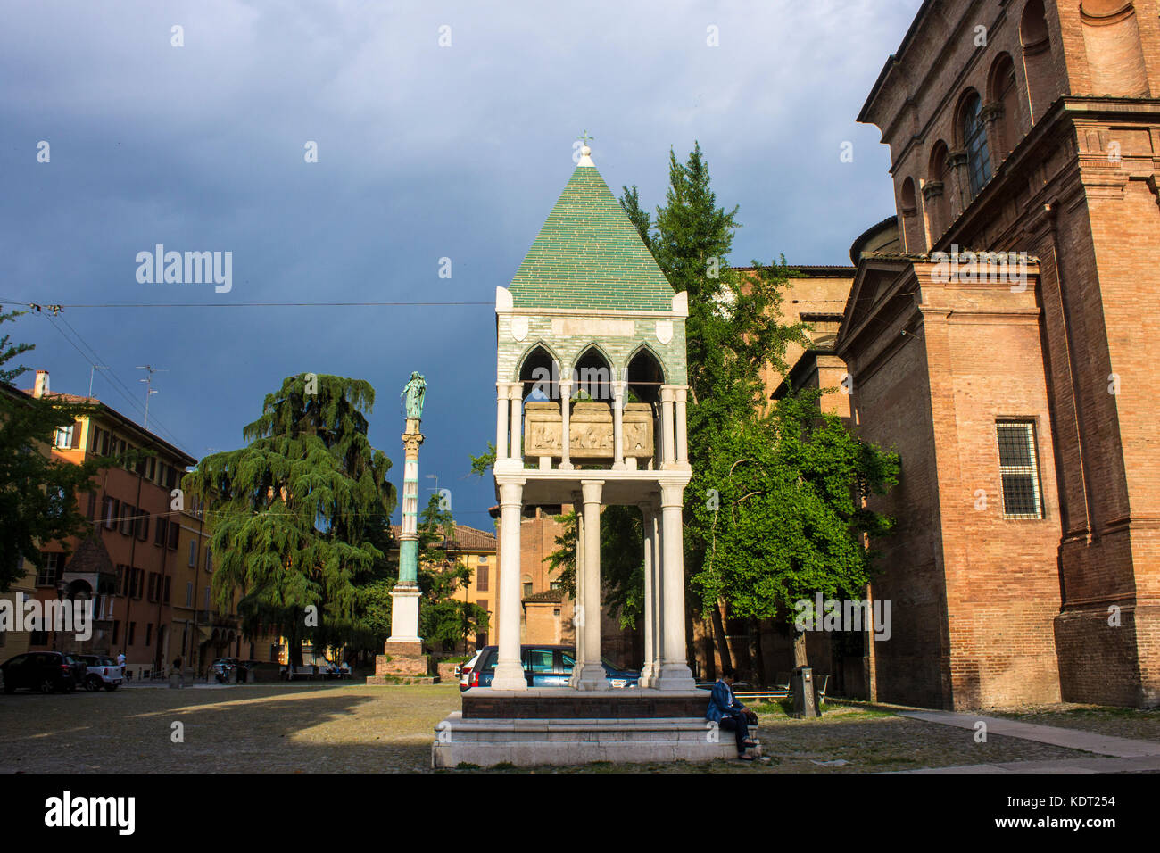 The Basilica di San Domenico, one of the major churches in Bologna ...