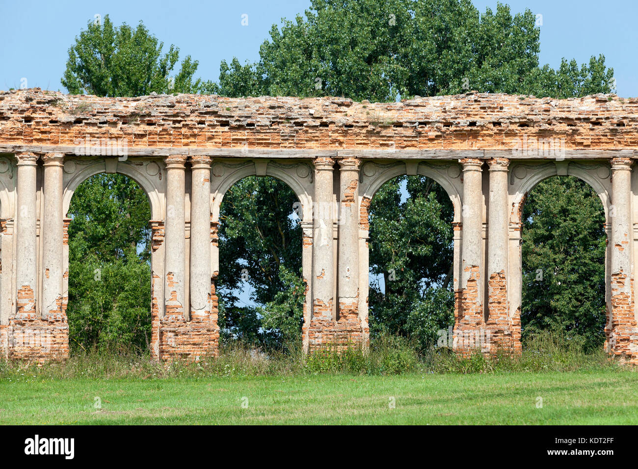 Structure ruins hi-res stock photography and images - Alamy