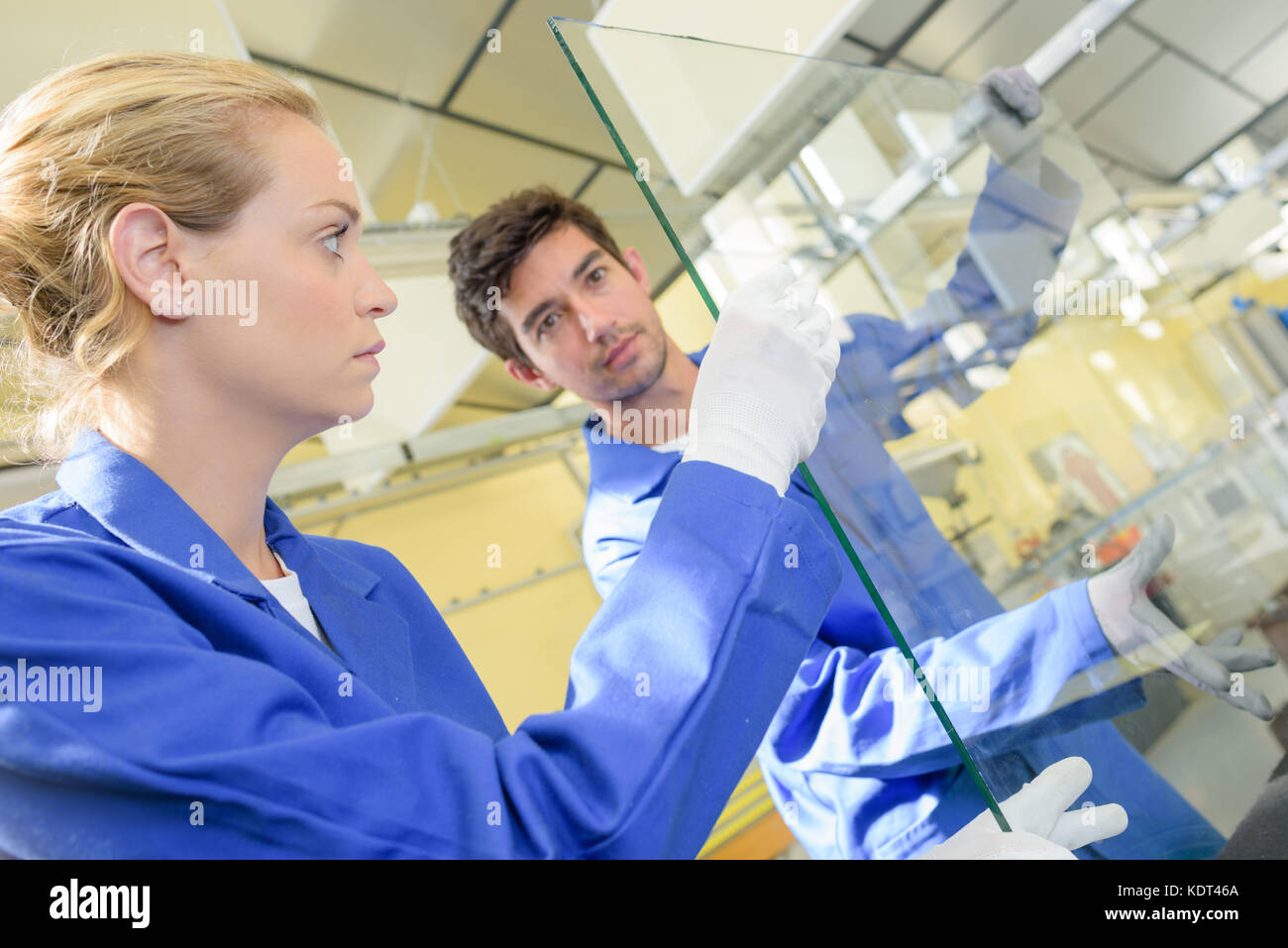 Sheet glass carry hi-res stock photography and images - Alamy