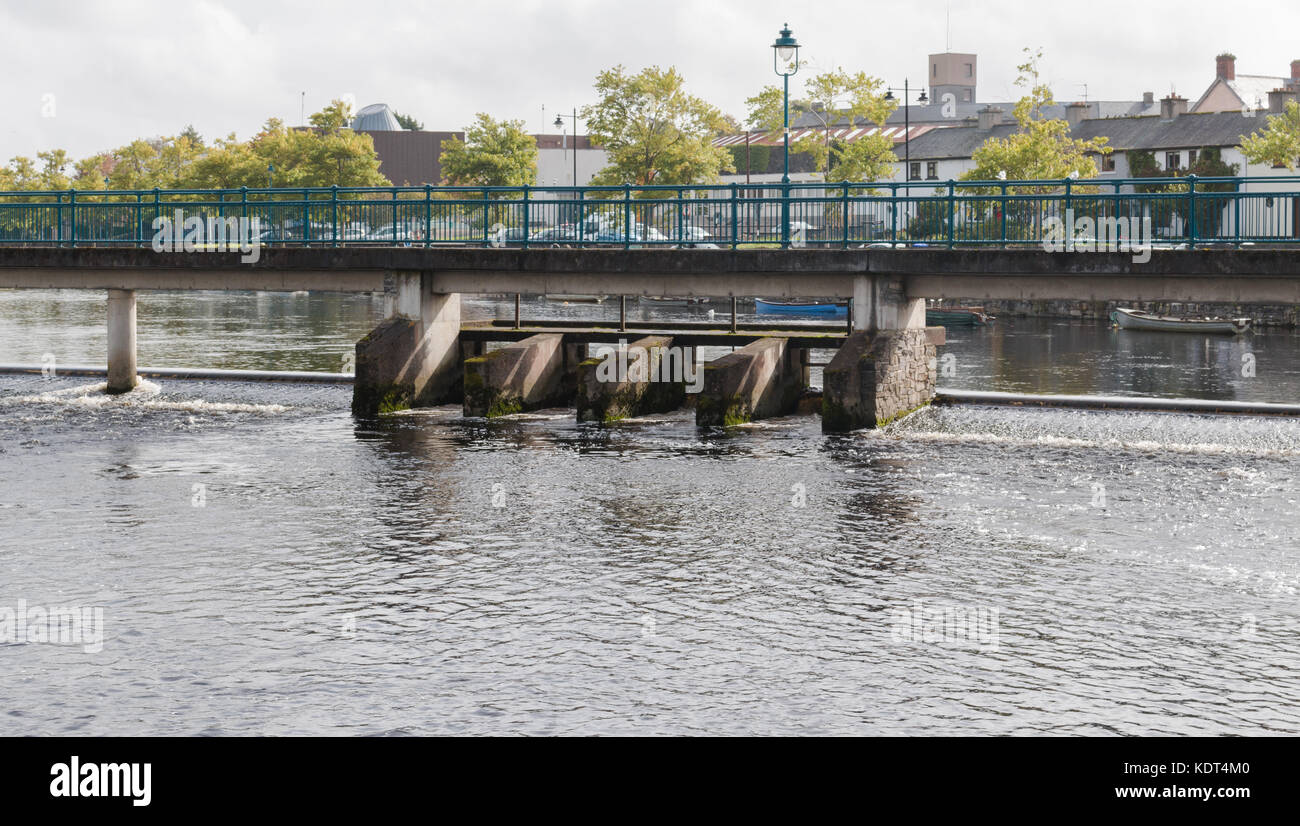 The John Fallon Footbridge crosses the Garavogue River, Sligo, Ireland ...