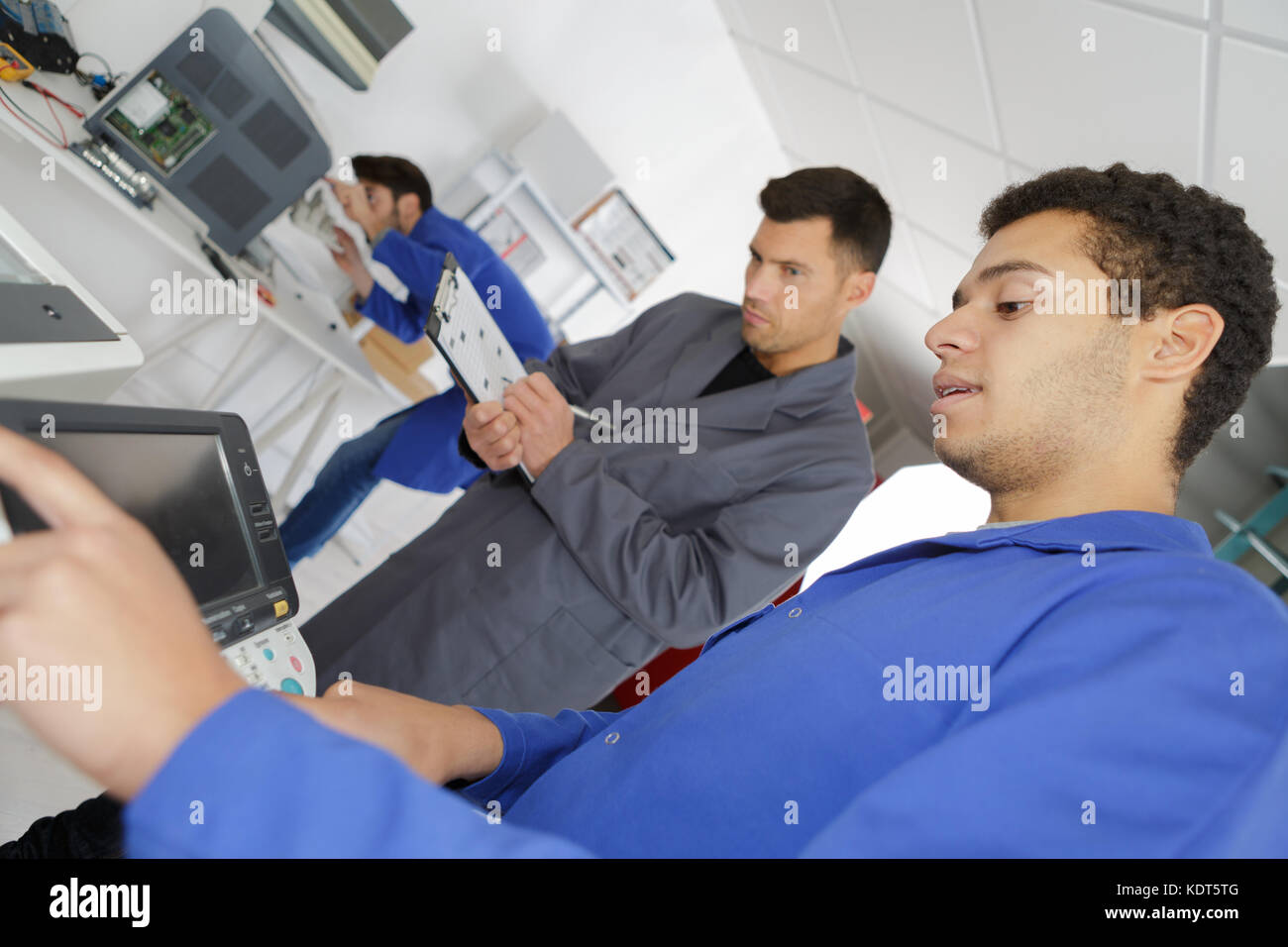engineering robotics class teamwork Stock Photo - Alamy