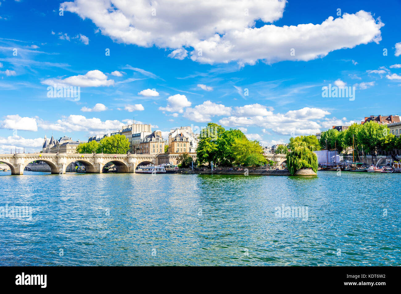 Seine River on a beautiful summer's day Stock Photo - Alamy