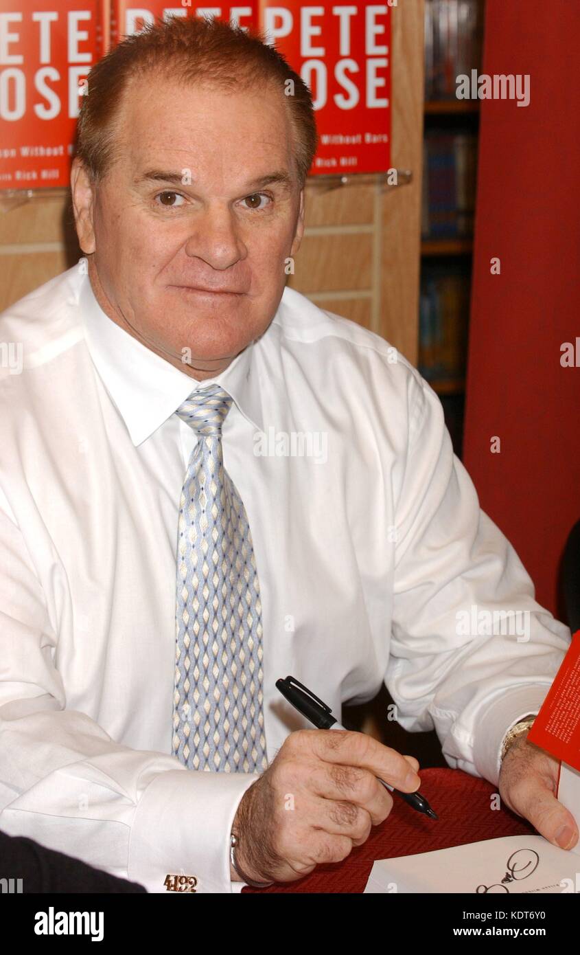 Pete Rose arrives to the book signing for Pete Rose: My Prison Without ...