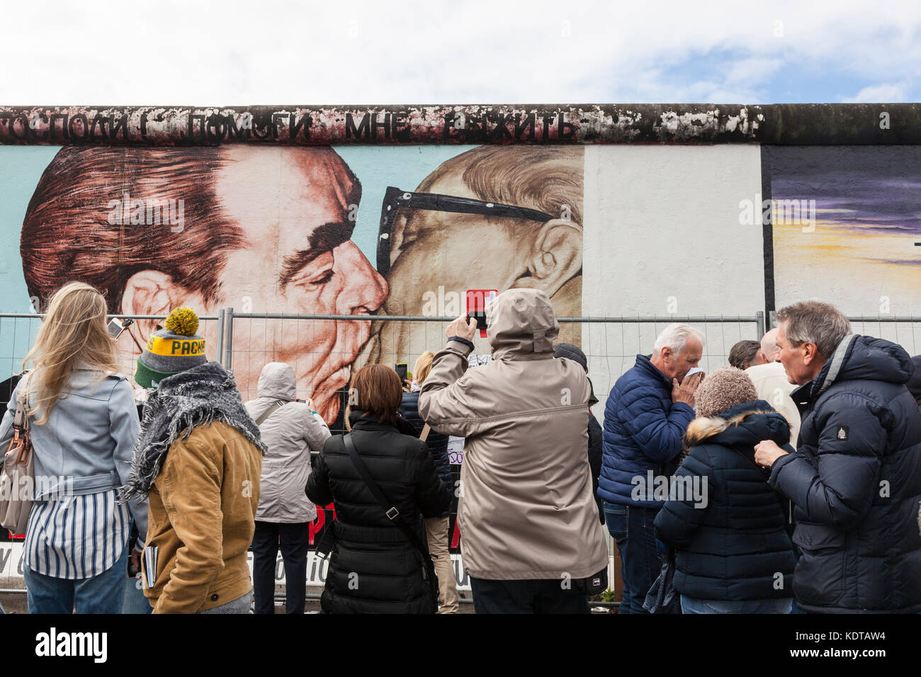 The Kiss, East Side Gallery, Berlin, Germany Stock Photo - Alamy