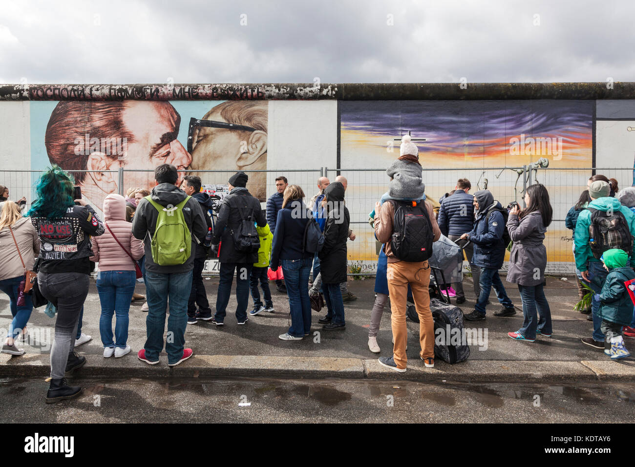 The Kiss, East Side Gallery, Berlin, Germany Stock Photo - Alamy