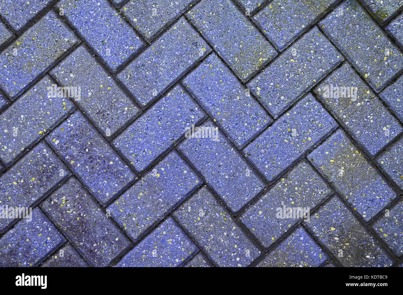 Block paving driveway hi-res stock photography and images - Alamy