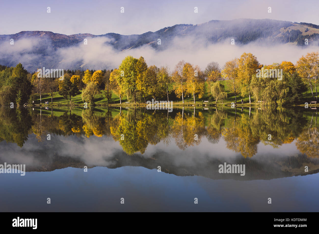 Reflection overload hi-res stock photography and images - Alamy