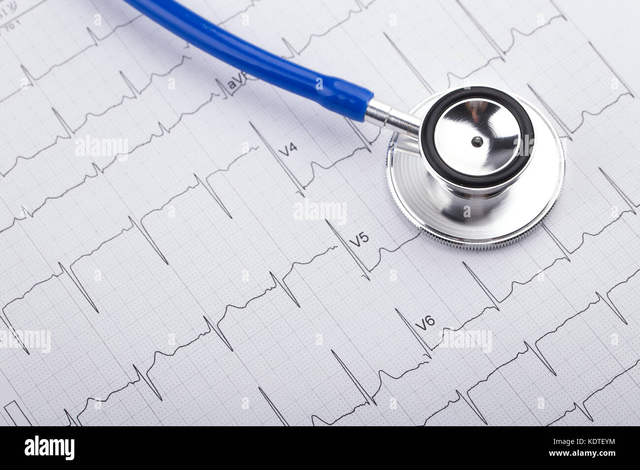 Stethoscope with ecg chart hi-res stock photography and images - Alamy